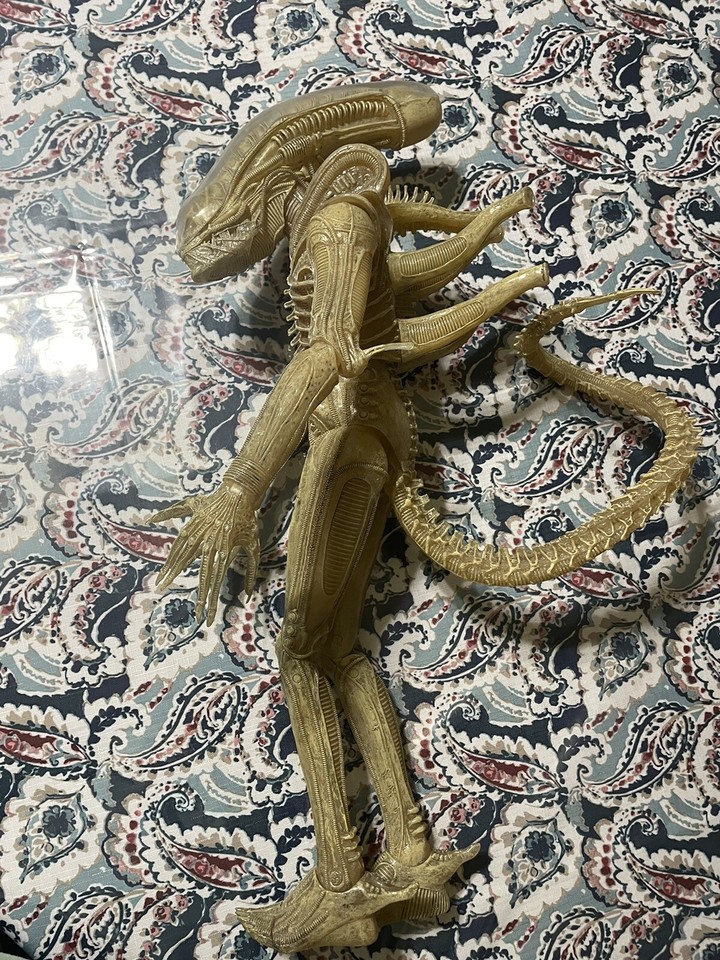 NECA Aliens Xenomorph Translucent Prototype Suit 22" Concept Figure 1/4 ...