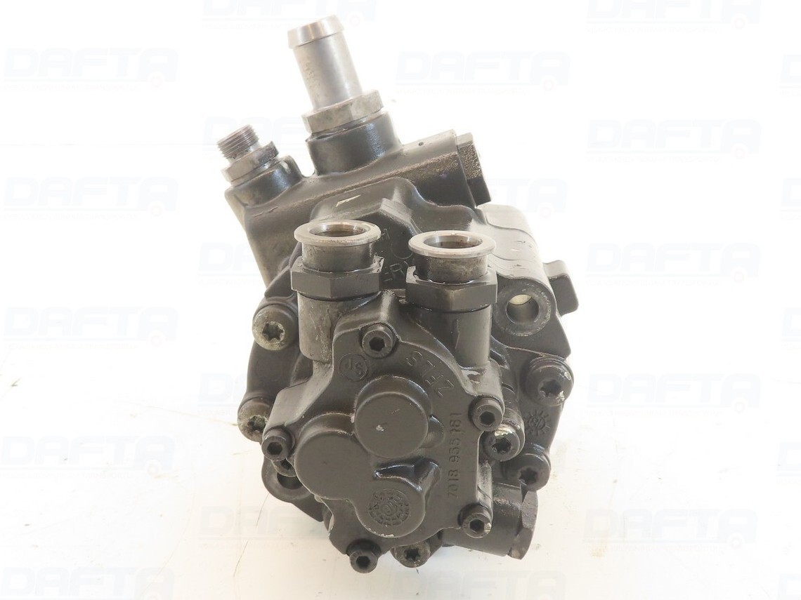 2018 DAF XF 106 E6 , 2042155 Power Steering Pump + Fuel Pump 7018955161 ...