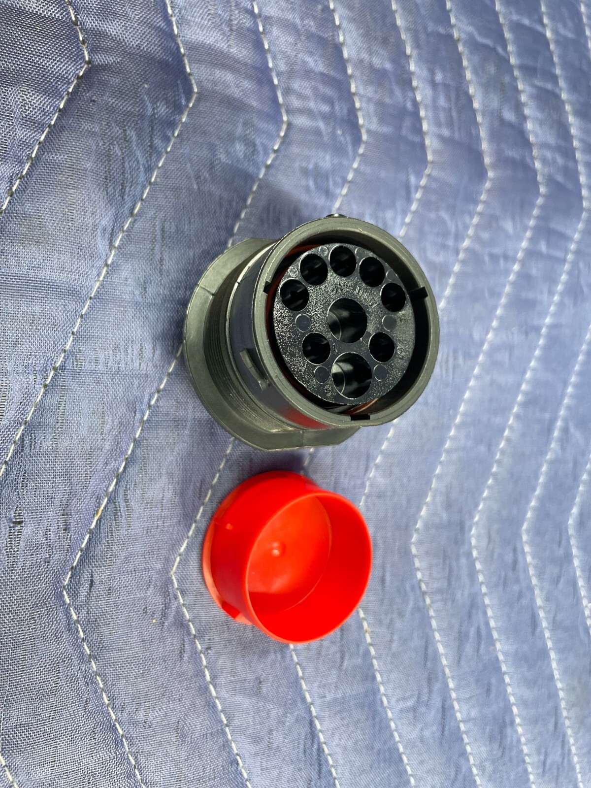 TE Connectivity / DEUTSCH HDP24-24-91PN-P064 ( box of 150 ea.) | eBay