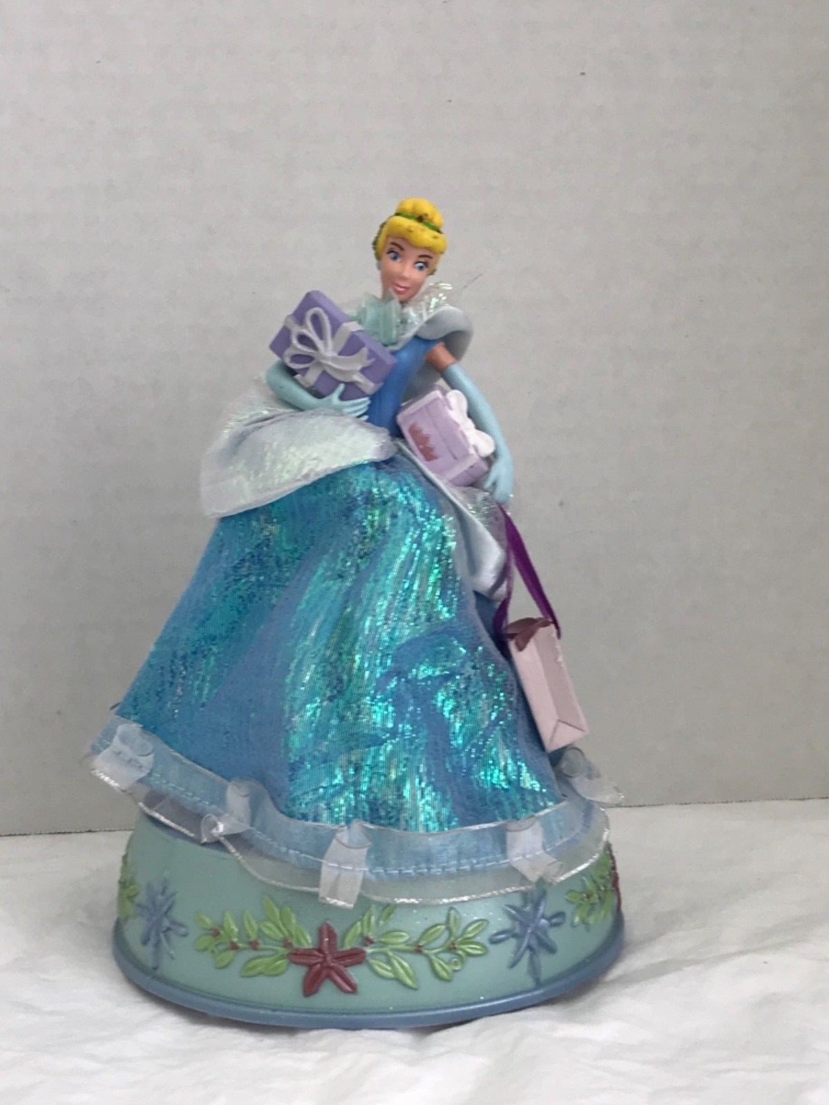 Cinderella Music Box 8” tall Plays Christmas music Disney (M) | eBay