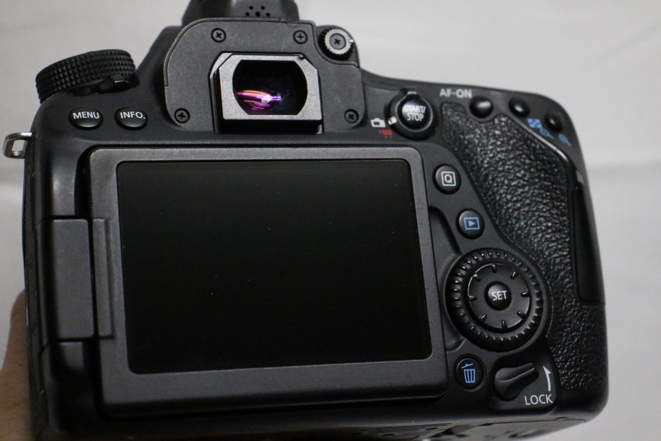 Canon EOS 80D 24.2 MP Digital SLR Camera Body Only low shutter count ...