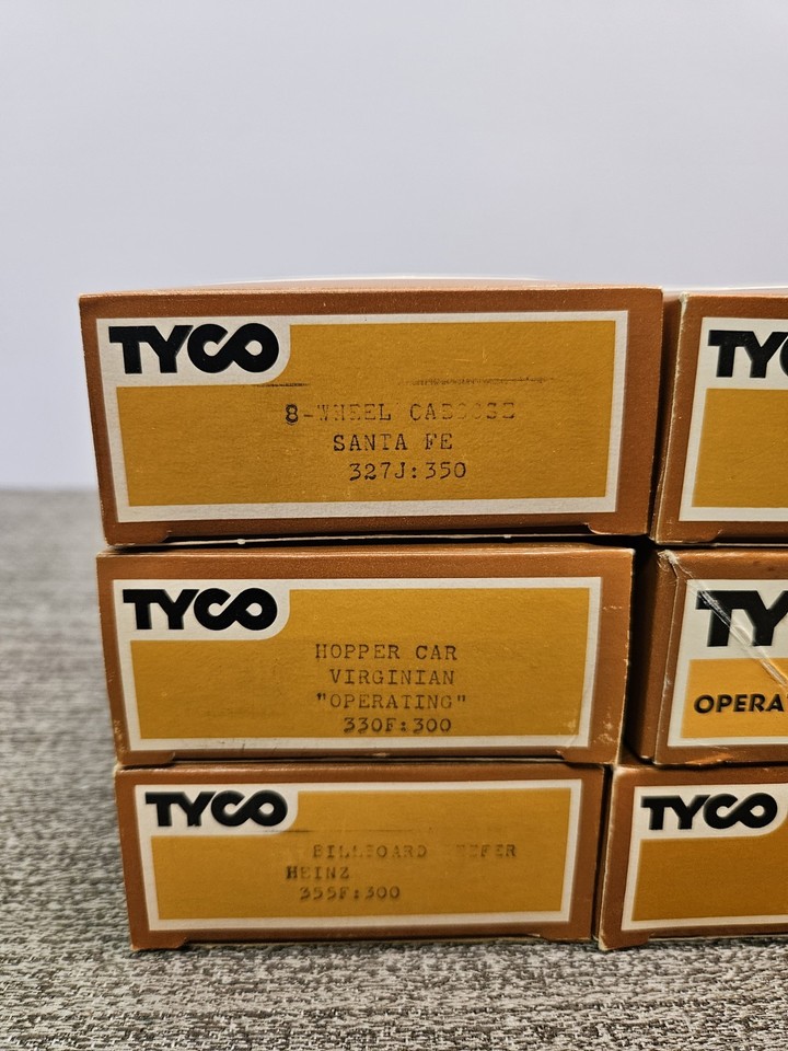 Vtg 1972 Tyco Train Set ( Shifter Action Freight Set) In Excellent ...