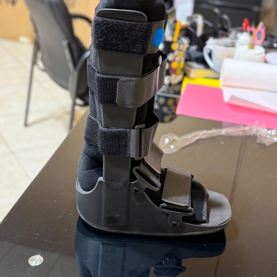 United Ortho Air Cam Walker Tall Fracture Boot | eBay