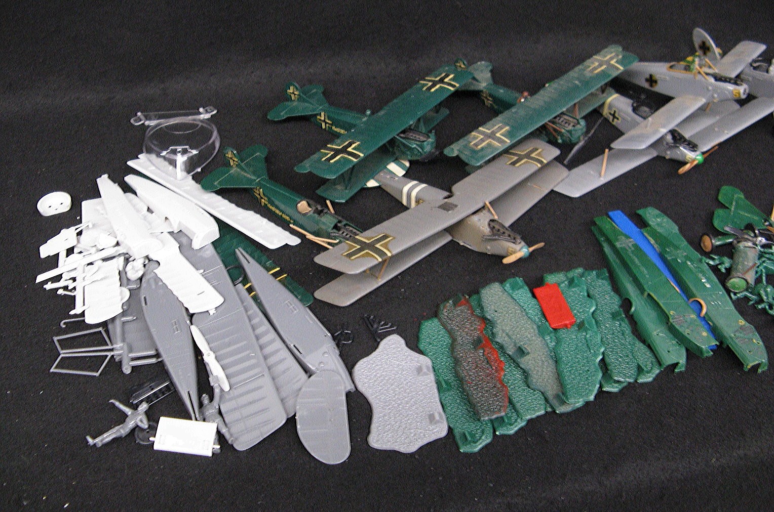 HUGE SALVAGE LOT OF 1/48 AURORA AIRCRAFT AND WARPLANE MODELS BUILT UPS ...