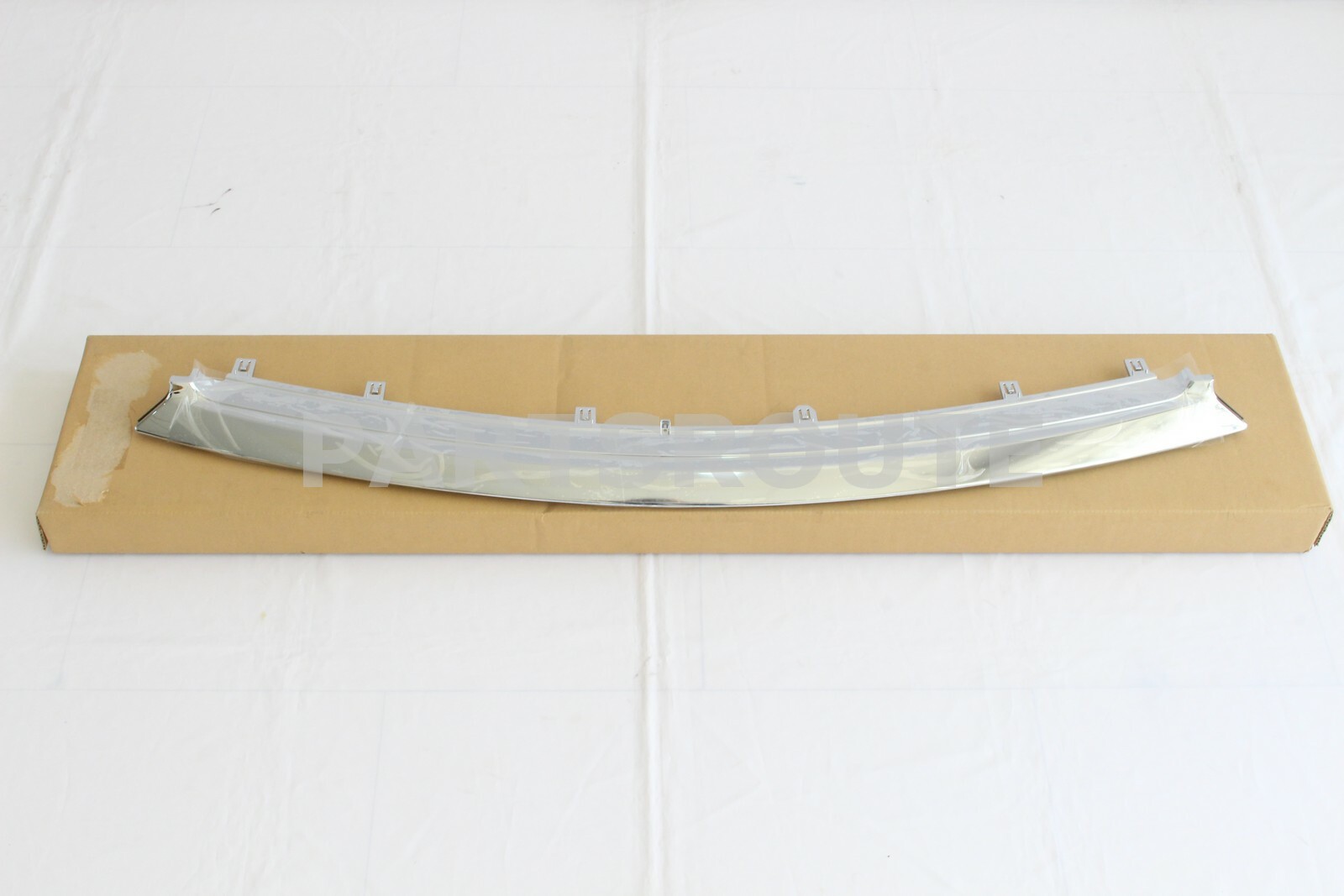 Infiniti QX56 QX80 OEM Genuine Front Lower Radiator Grille Moulding ...