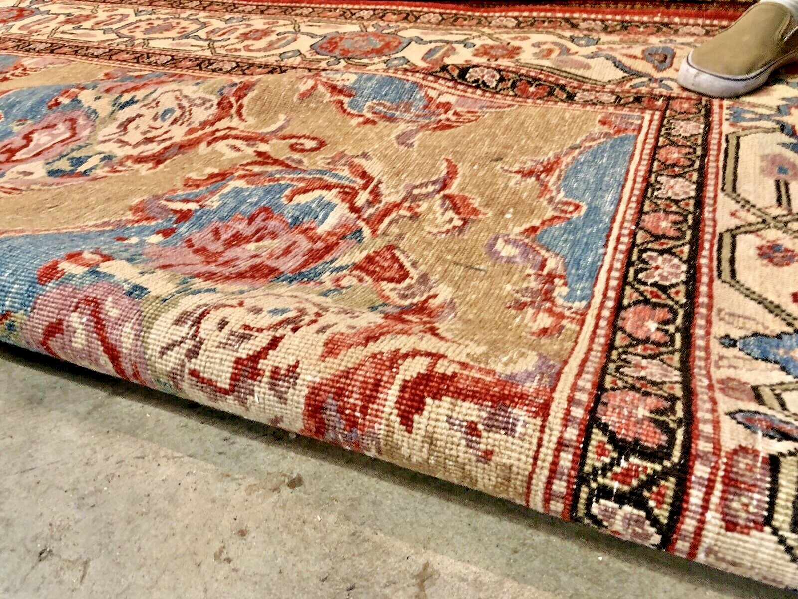 Auth: 1970's Palatial Heriz RARE Square Gul Farangi Beauty Camel 14x14 ...