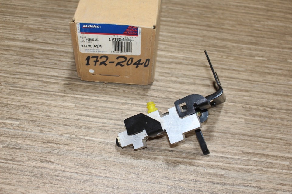 NOS GM 15633165 GMC Chevrolet C K 1988 -1996 Brake Proportioning Valve ...