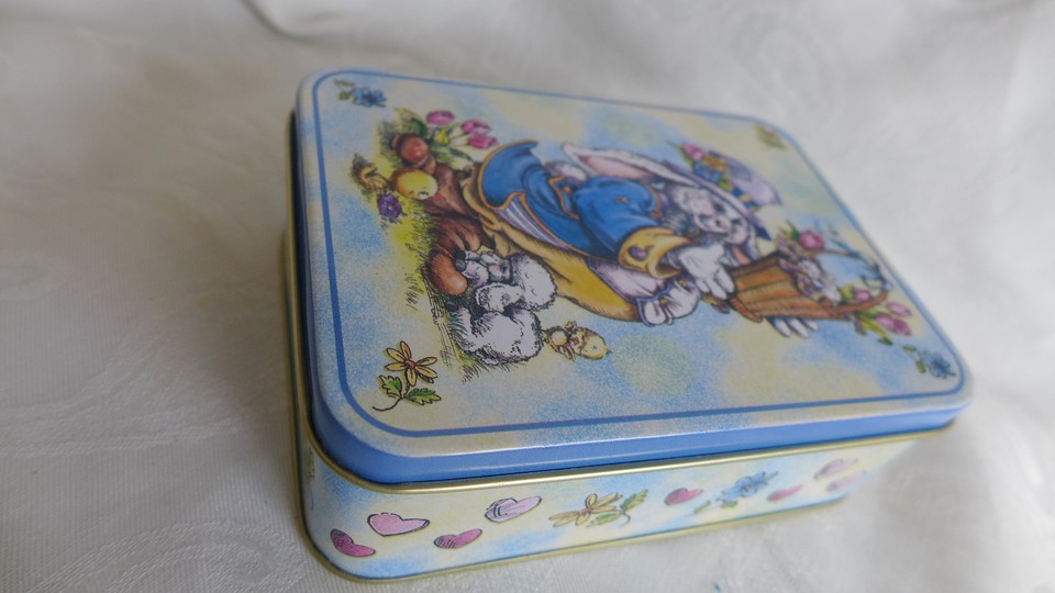 HANDMADE PAINTED METAL BOX HOME DECOR FOR YOUR TREASURES 5 X 4 X 1.7 ...