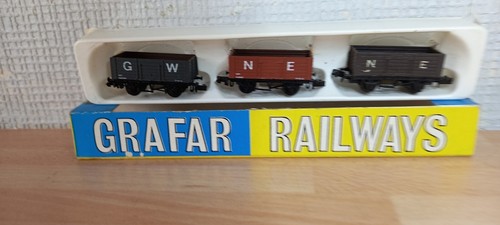 N GAUGE Graham Farish GWR & NE OPEN 7 PLANK WAGONS VGC | eBay UK