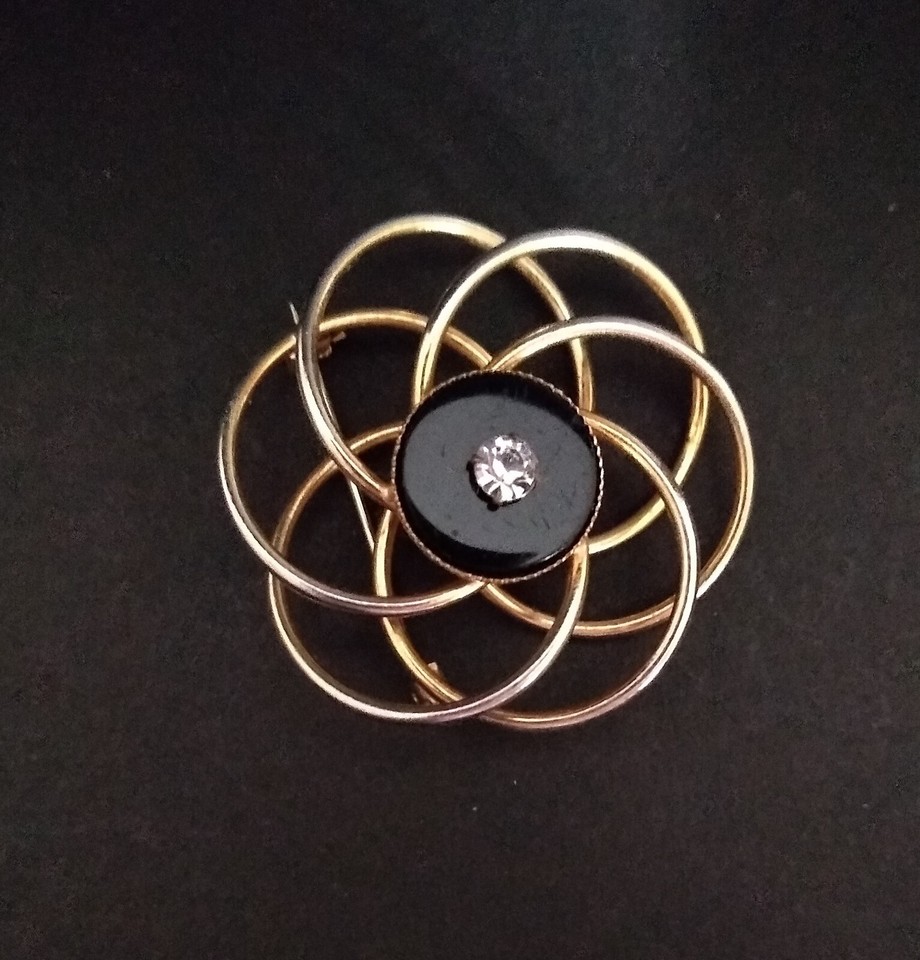Onyx Atomic age,Retro orbit,onyx ,rhinestone center goldtone brooch/Pin ...