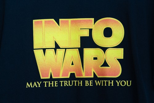 ALEX JONES INFOWARS VINTAGE T-Shirt - STAR WARS May The Truth Be With ...