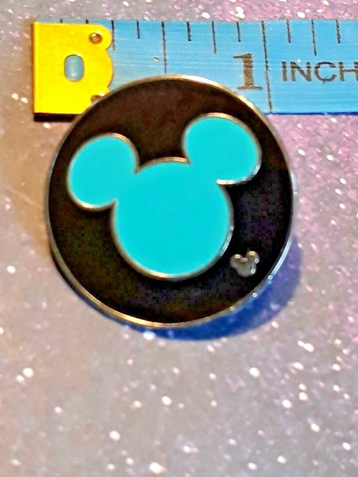 Disney Pin WDW 2006 Cast Lanyard Collection Round Mickey Mouse Icons ...