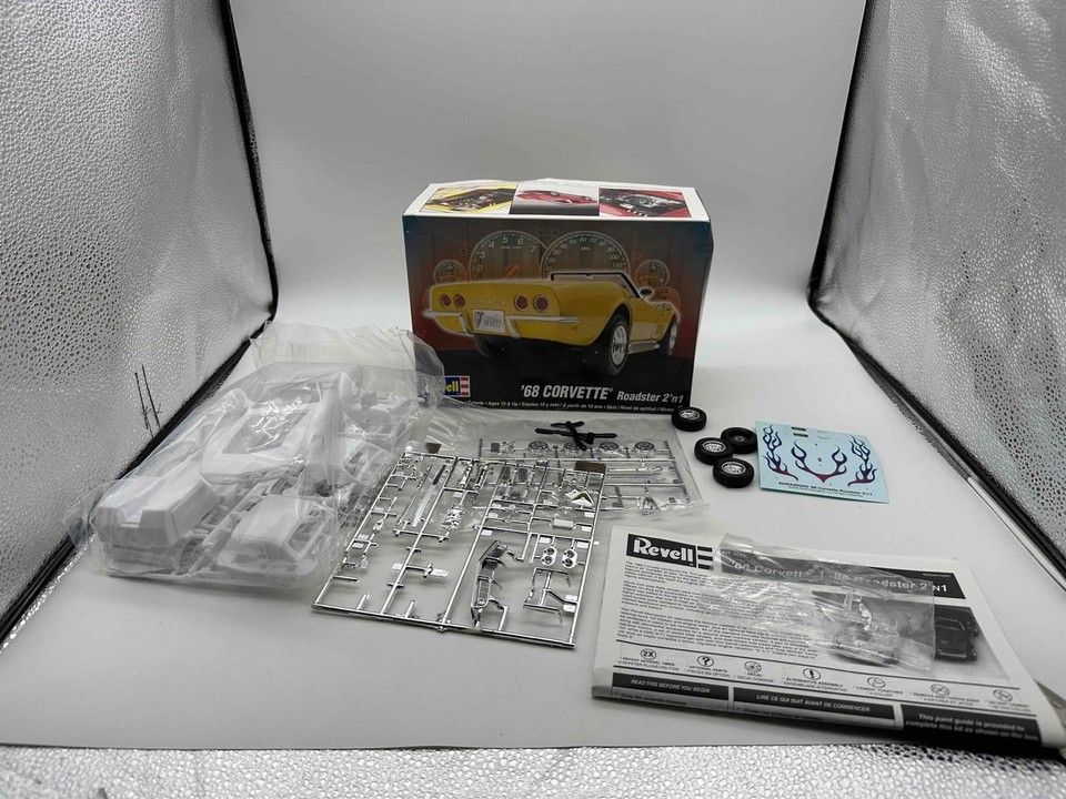 2008 Revell 1/25 68 Corvette Roadster 2n1 Open Box Sealed Bags Complete ...