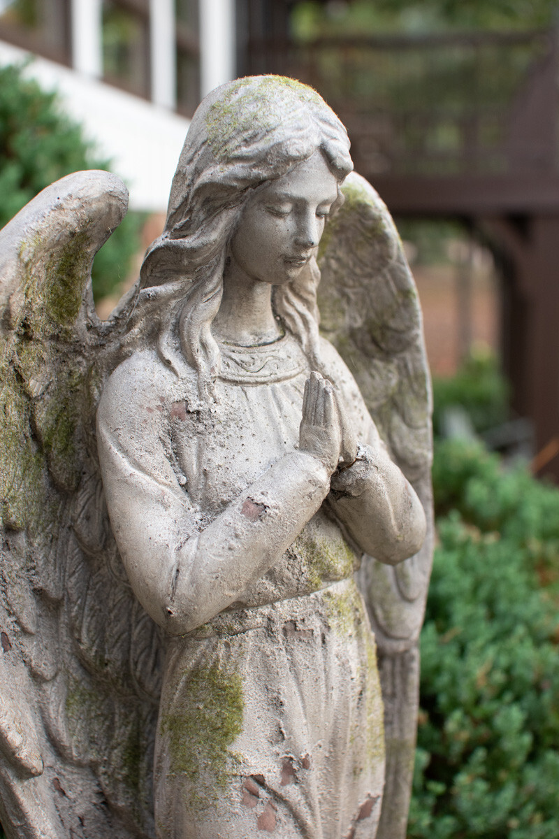 Praying Angel Statue