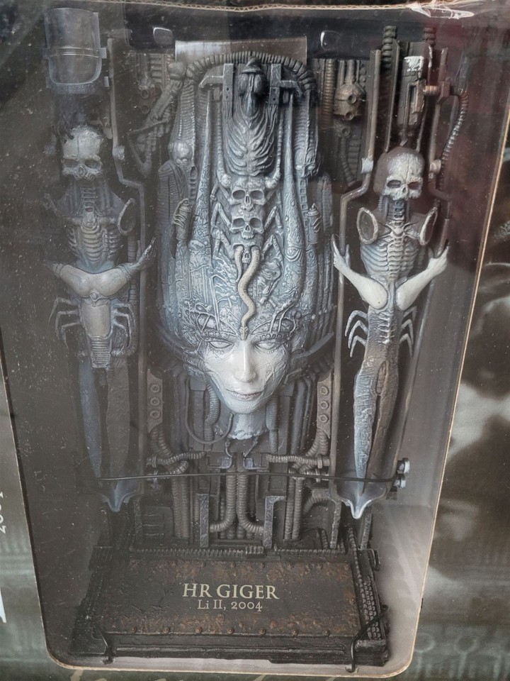 Original HR Giger H.R. Giger LII Li McFarlane Figur Diorama in Acryl ...