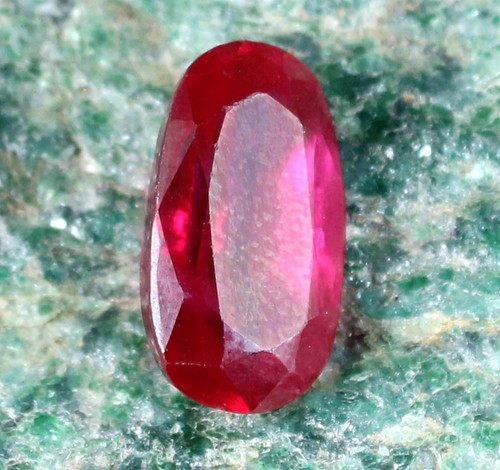 Natural Beryl Bixbite Red Emerald Certified 7.55 Ct Oval Loose Gemstone ...