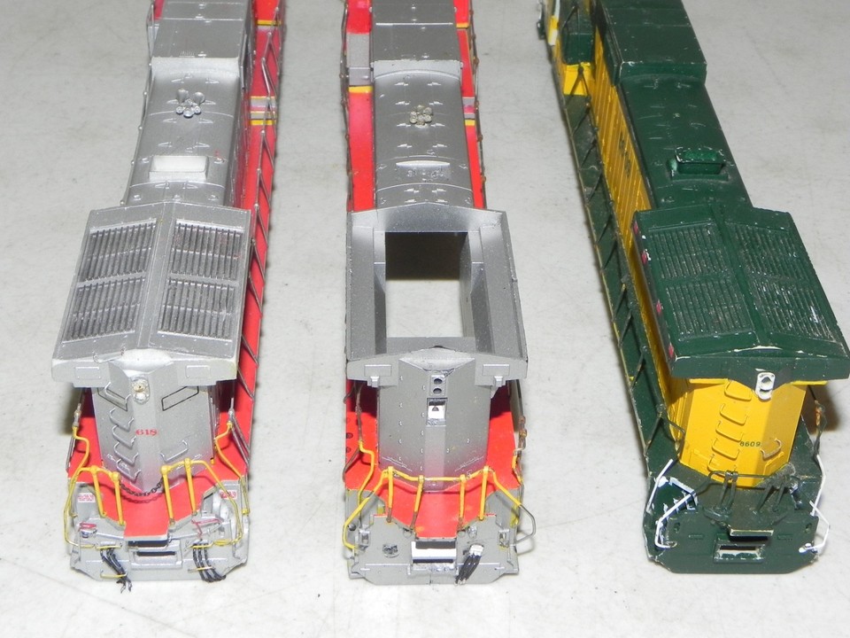 Athearn & Others HO Santa Fe, BNSF, C&NW Locomotive Shells, Dash 8 ...