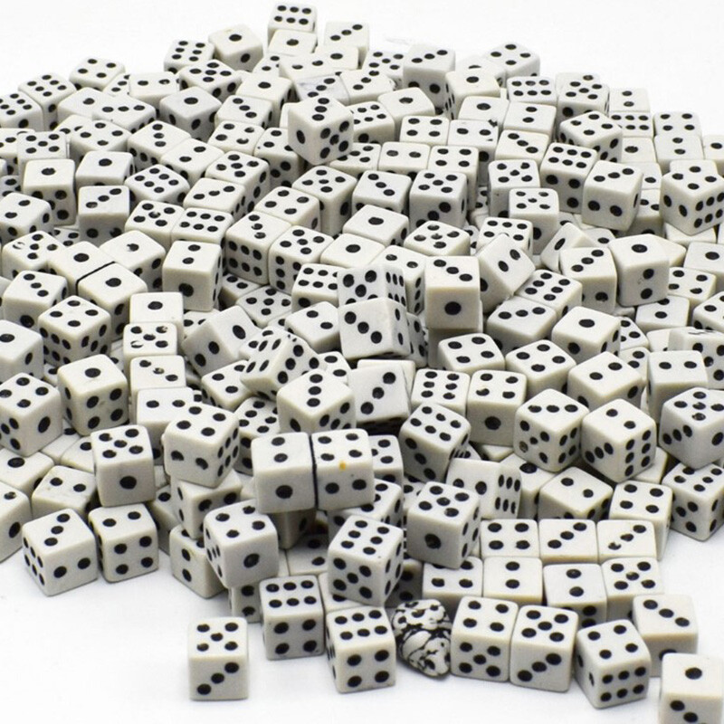 50 Pcs/Lot Dices 8mm Plastic White Gaming Dice Standard Six Sided ...