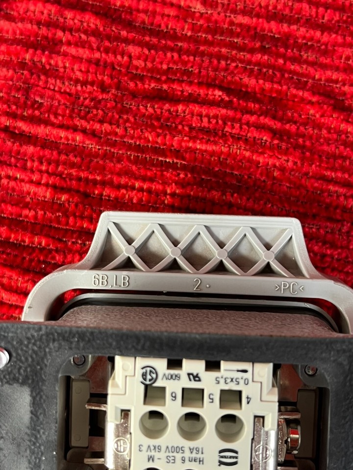 HARTING CONNECTORS / HARTING HAN6 ES-M 16A 500V 6KV 3 / HARTING 6B.LB 2 ...