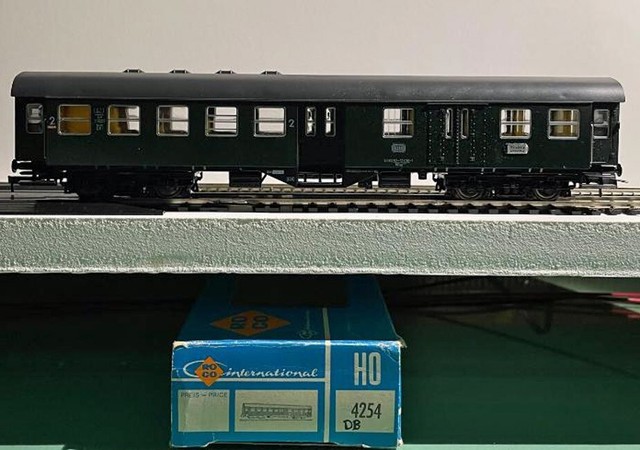 Roco H0 4254 Conversion Wagon 2.kl. DB Illuminated for sale online | eBay