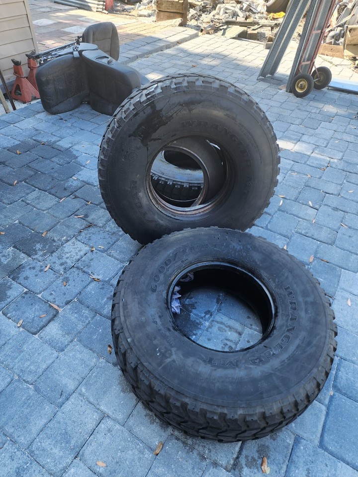 Humvee, Hummer H1, , Goodyear MT tires (37x12.50-16.5 1 8)--600 for 5 ...