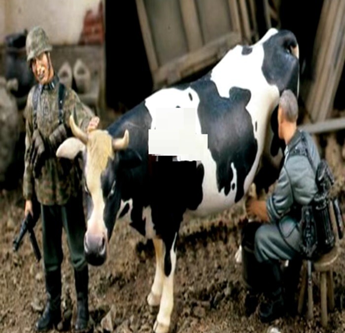 1/35 Resin Figure Model Kit Two German Soldiers Cow Cattle WW2 War ...