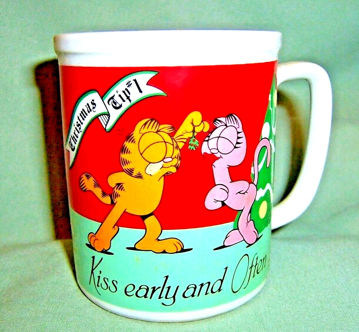 Garfield And Arlene Kissing