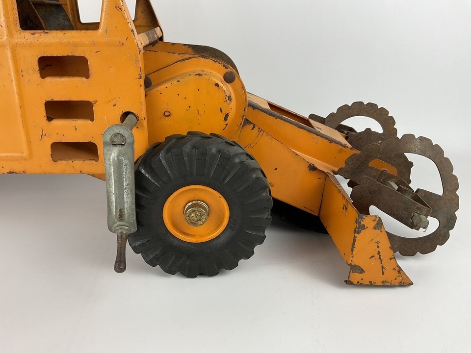 Vintage Nylint 1800 Pressed Steel Adams Travel Loader Construction ...