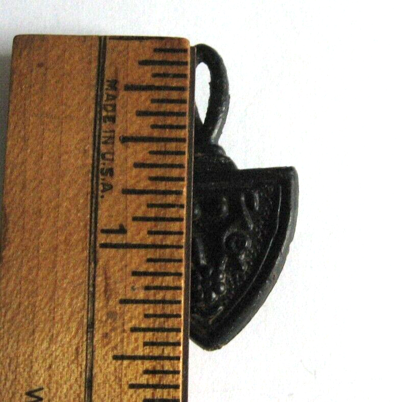 Mini Trivet Refrigerator Magnet Black Plastic Rounded Triangular Shape ...