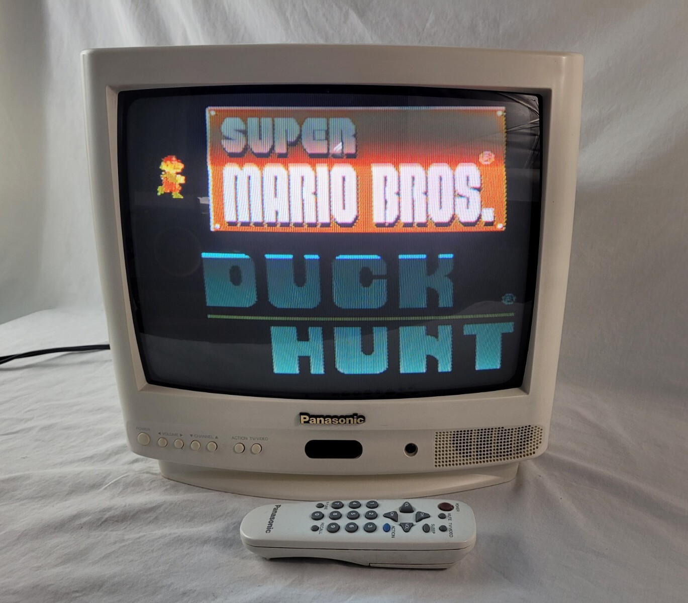 Vintage 1996 Panasonic 13" CRT TV w/ Remote - White - Tested - model CT ...