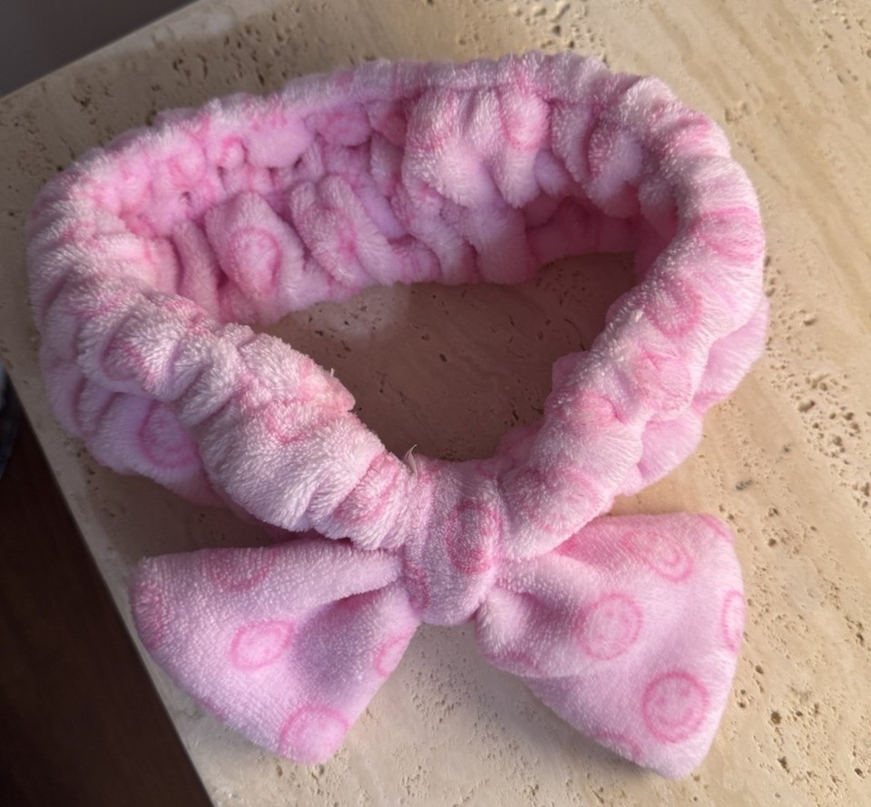 NWOT THE CREME SHOP Smiley Face Plush Spa Headband Pink | eBay