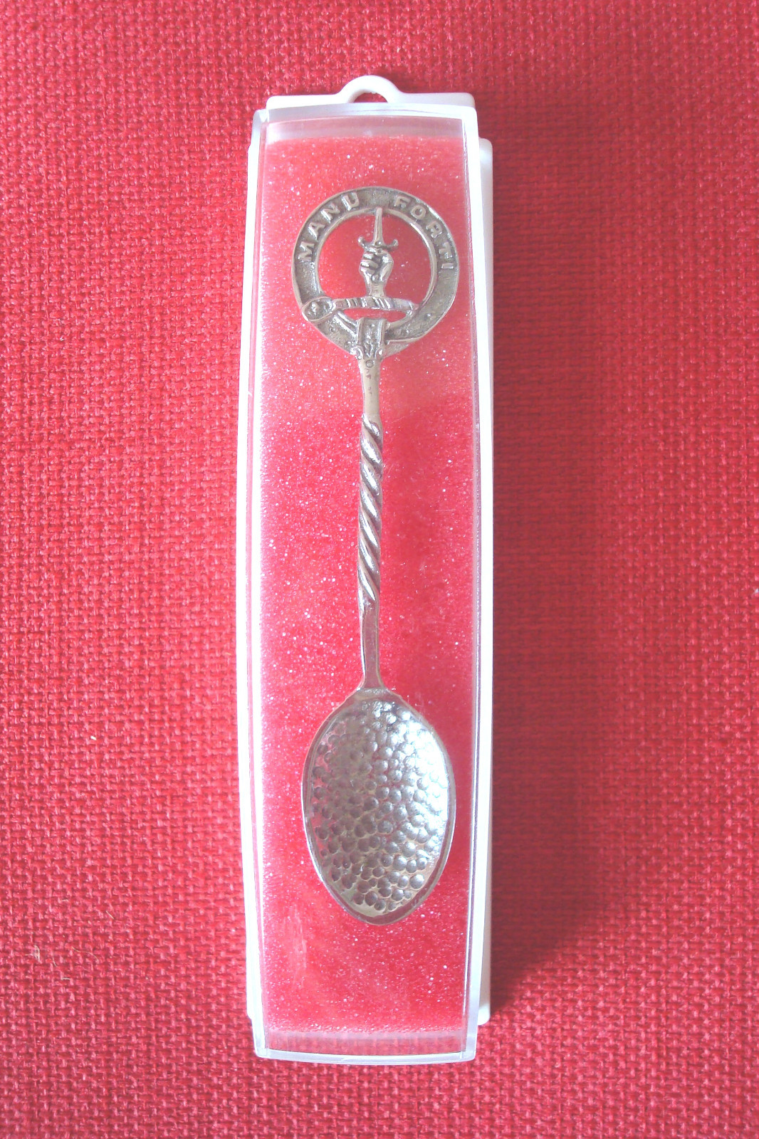 Mackay Clan crested “Manu Forti” | Grelly UK