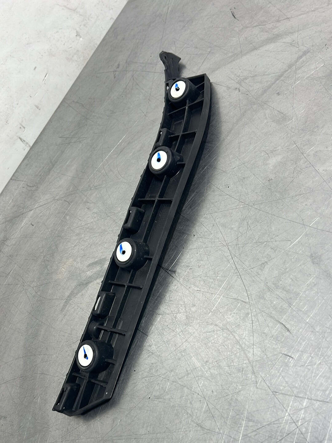 16-22 CAMARO SS LH REAR BUMPER RETAINER OEM 84603116 | eBay