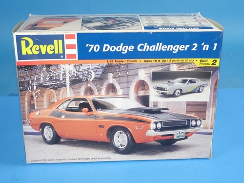 Revell 1970 Dodge Challenger T/A 2 'n 1 1/24 Scale Plastic Model Car ...