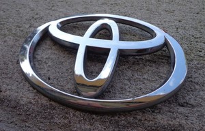 Toyota Matrix 4.25" trunk emblem badge decal logo rear OEM Factory ...
