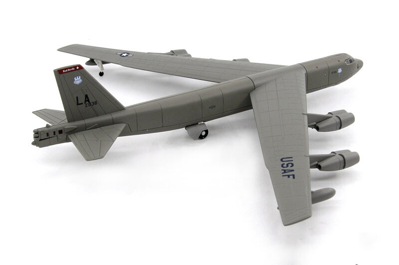 AMER US B-52 Stratofortress long-range strategic bomber B52 1:200 ...