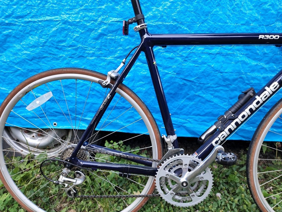 Almost Mint Condition MENS CANNONDALE R300 Road Bike | eBay