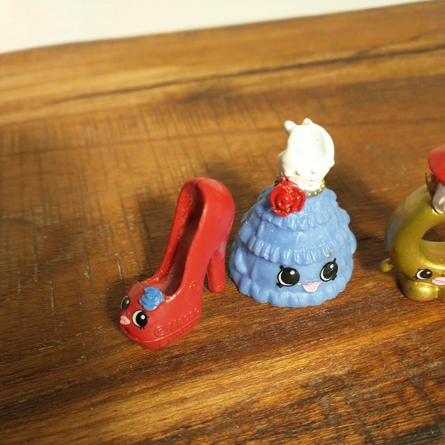 Shopkins Ring-a-ling Fs-022 Season 3 Fashion Ring Gold Red Figure for ...