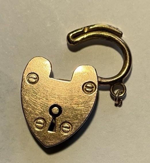 Antique 9ct Rose Gold Heart Padlock - 3.4 Grams - 16mm x 26m (Inc Hasp ...
