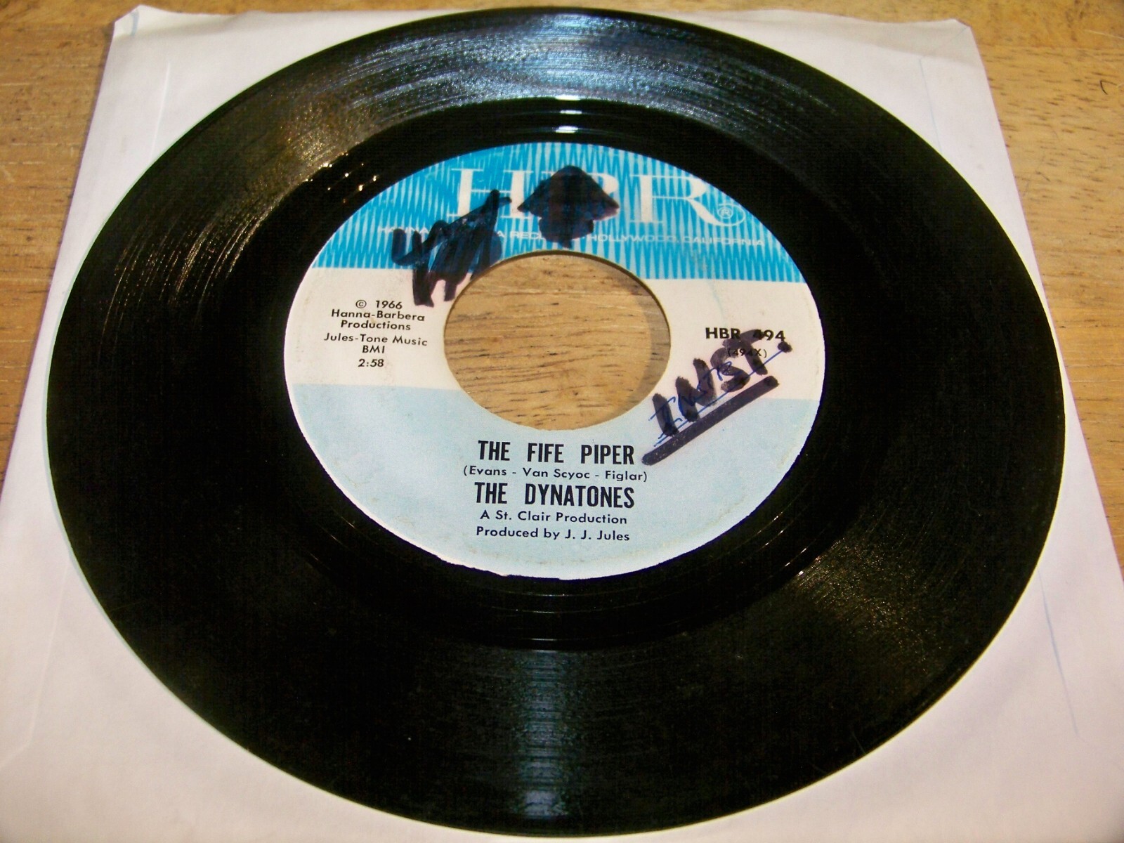 The Dynatones 45 - The Fife Piper - Hanna-Barbera HBR 494 | eBay