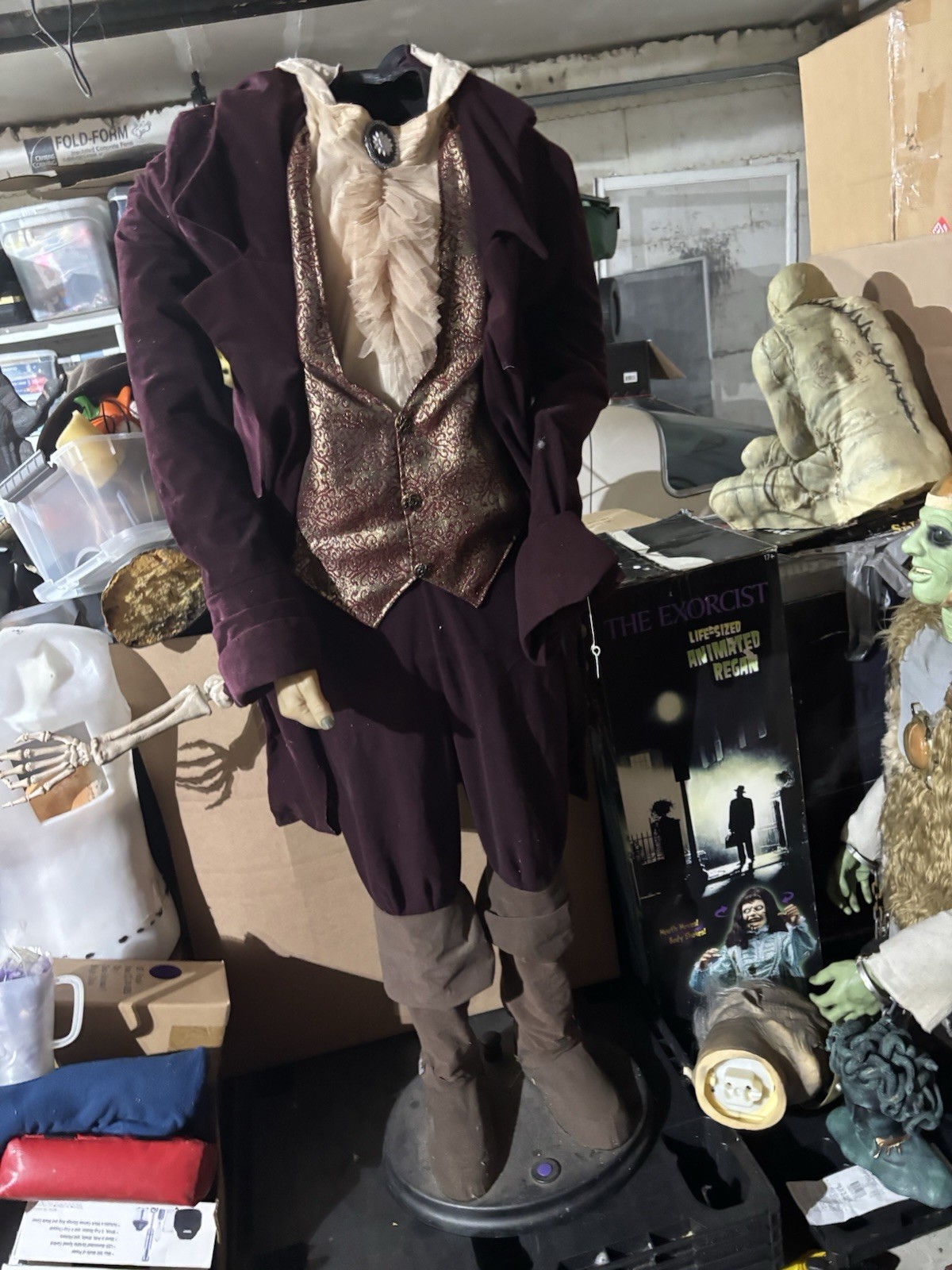 Gemmy Burgundy Butler Animatronic Halloween Prop Spirit Halloween ...