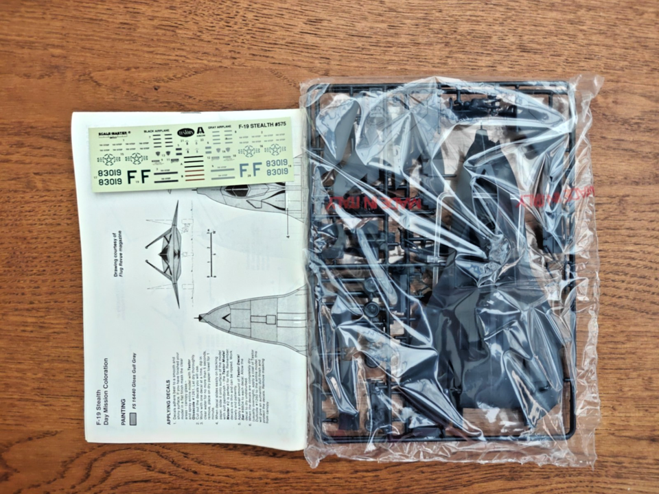Testors F-19 Top Secret Stealth Fighter - 1/72 Plastic Model Kit ...