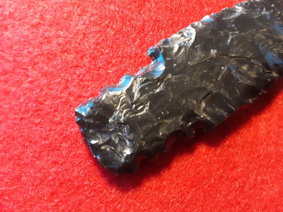 NATIVE AMERICAN "OBSIDIAN" ARROWHEAD, 4" BLACK COLORED POINT, ATL-0624* ...