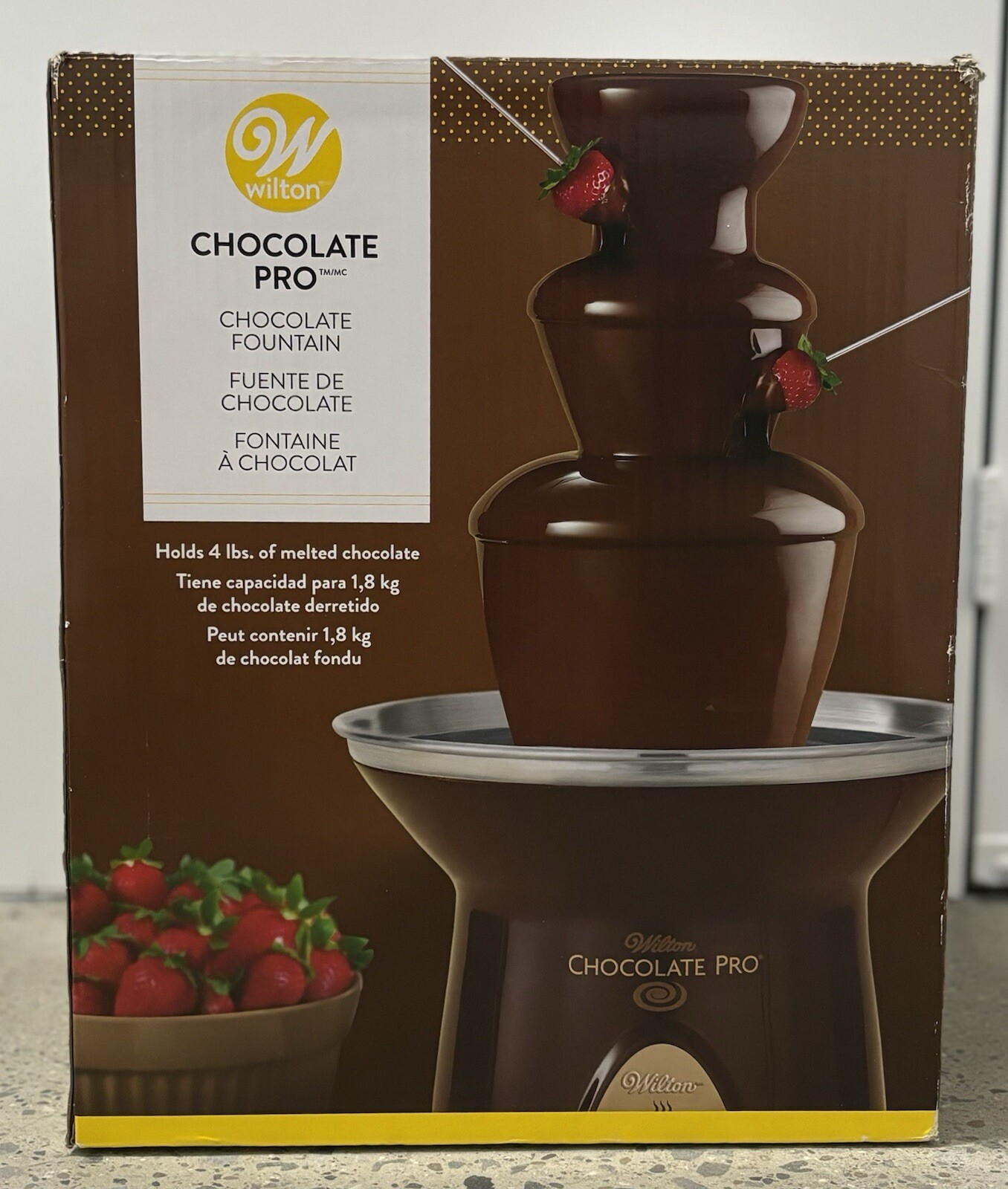 Wilton Chocolate Pro Chocolate Fountain and Fondue Fountain, 4 lb ...