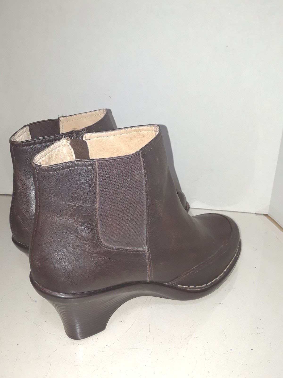 SoftSpots Dark Brown Booties Ankle Boots Womens Size 9.5 W | eBay