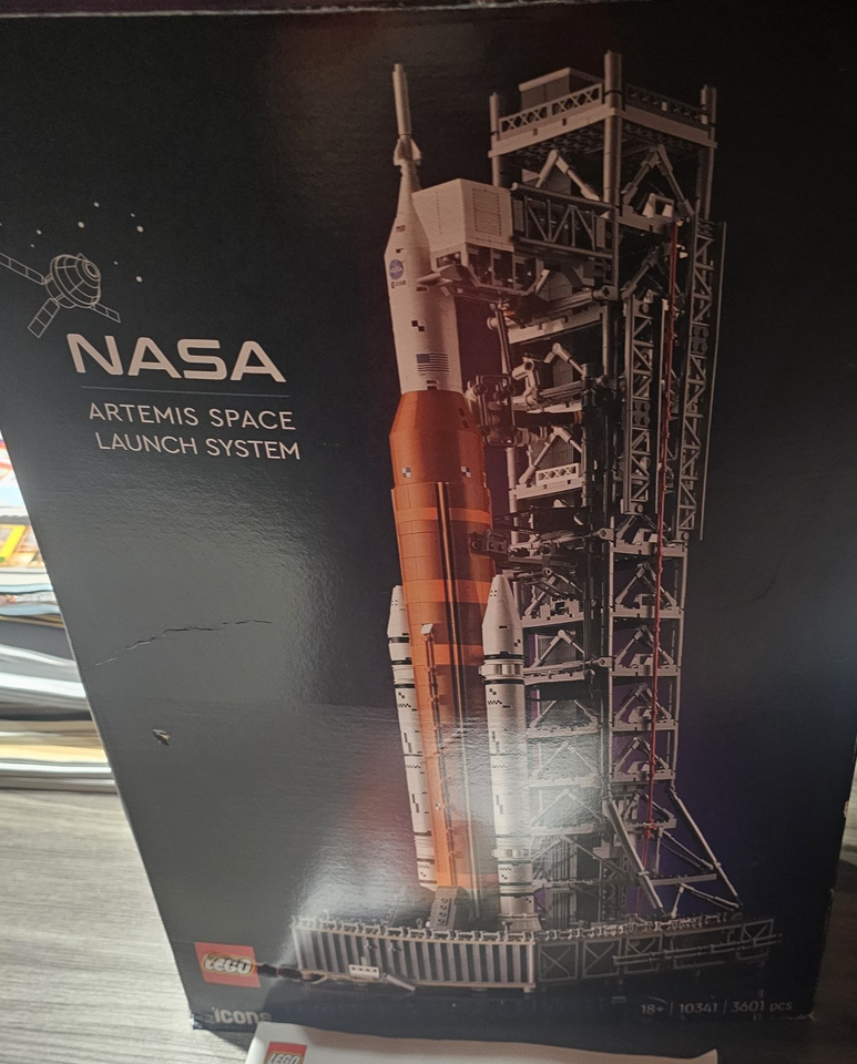 LEGO Icons: Nasa Artemis Space Launch System (10341) 5702017589954 ...