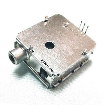 (2) Universal Color Video & Audio TV RF MODULATORS (uses Channel 3 or 4 ...