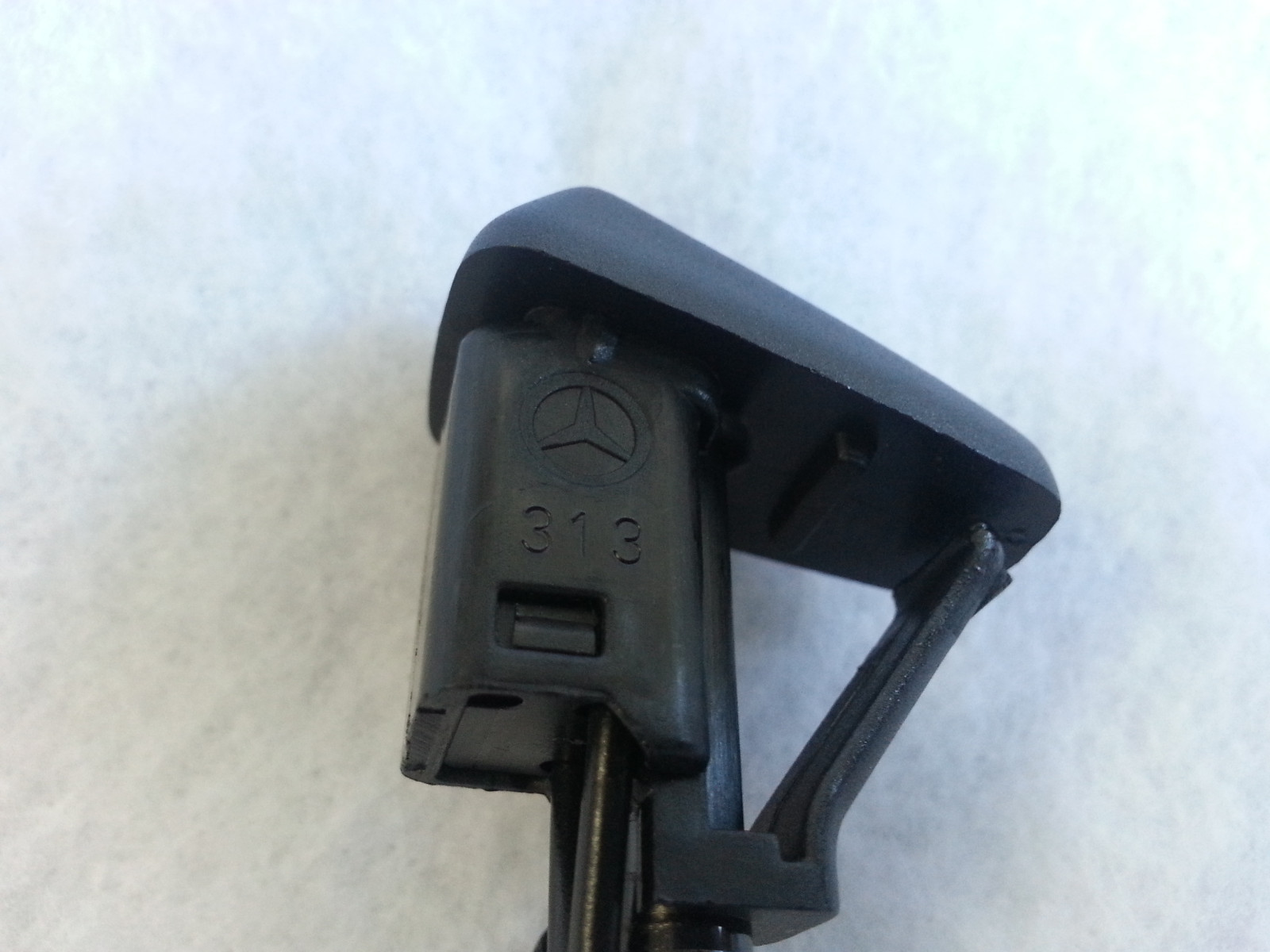 Mercedes W202 Windshield Washer Nozzle Right Side #202 860 10 47 | eBay