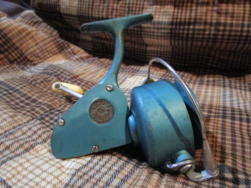 Penn 704Z Spinning Reel - works great, nice paint & clean | eBay