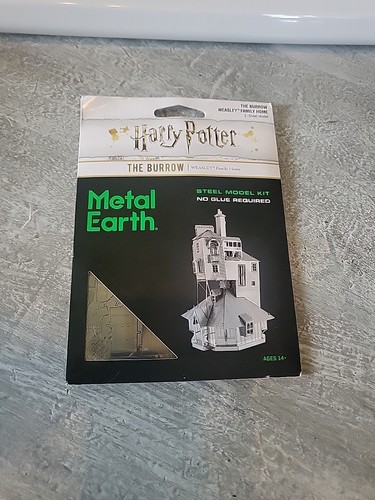 Metal Earth Harry Potter The Burrow Weasley Family Home Steel Model Kit ...
